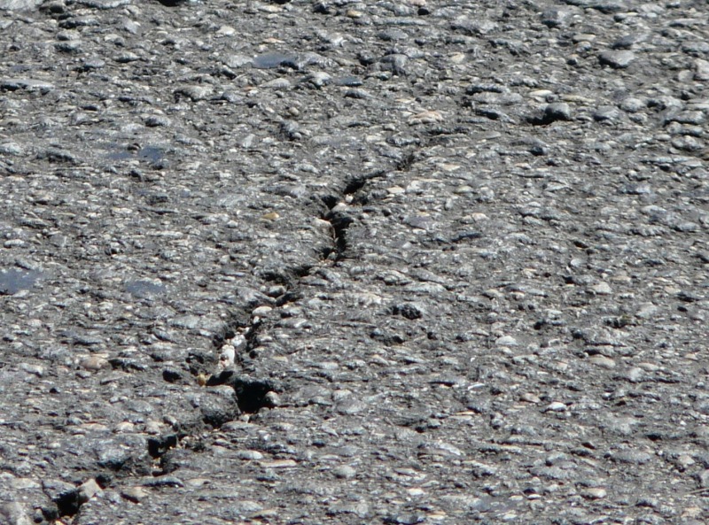 Réparation de fissure sur route | Enjeux et conséquences